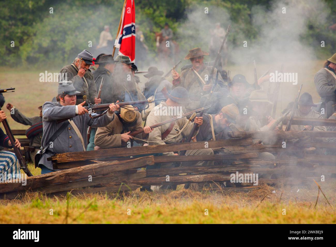 Confederate soldiers during battle re-enactment, Civil War Reenactment ...