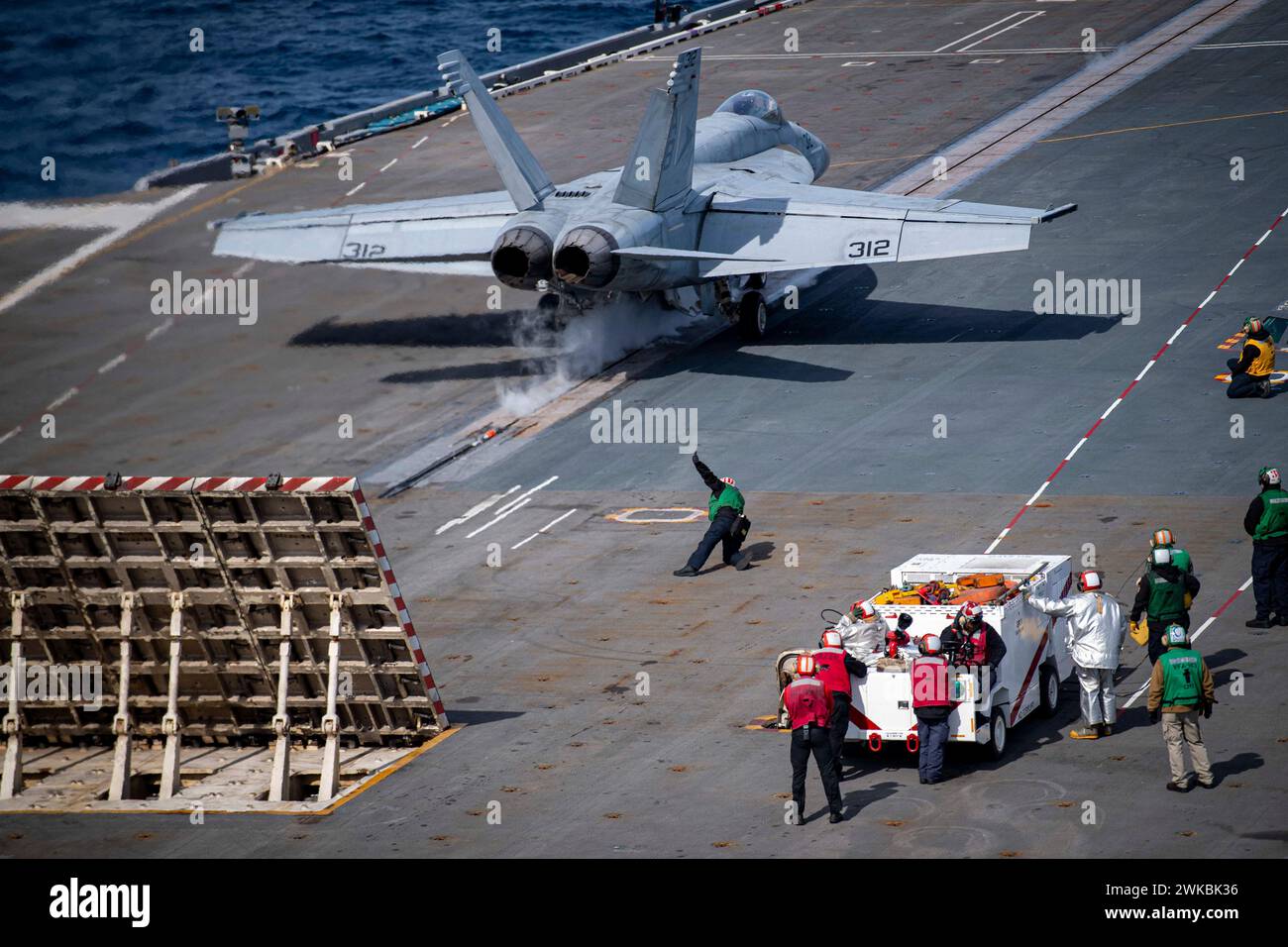 240215-N-NT409-1428 ATLANTIC OCEAN, (Feb. 15, 2024) An F/A-18E Super ...