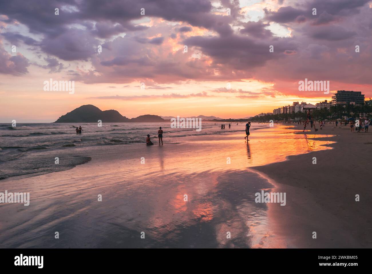 Beautiful sunset at the beach of Bertioga, São Paulo, Brazil. Februari ...