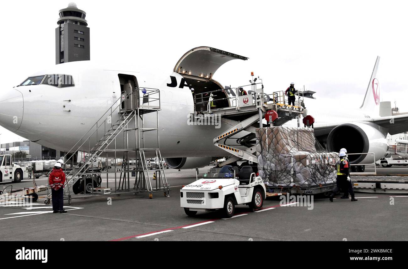 Japan Airlines resumes the operation of cargo plane for the first time ...