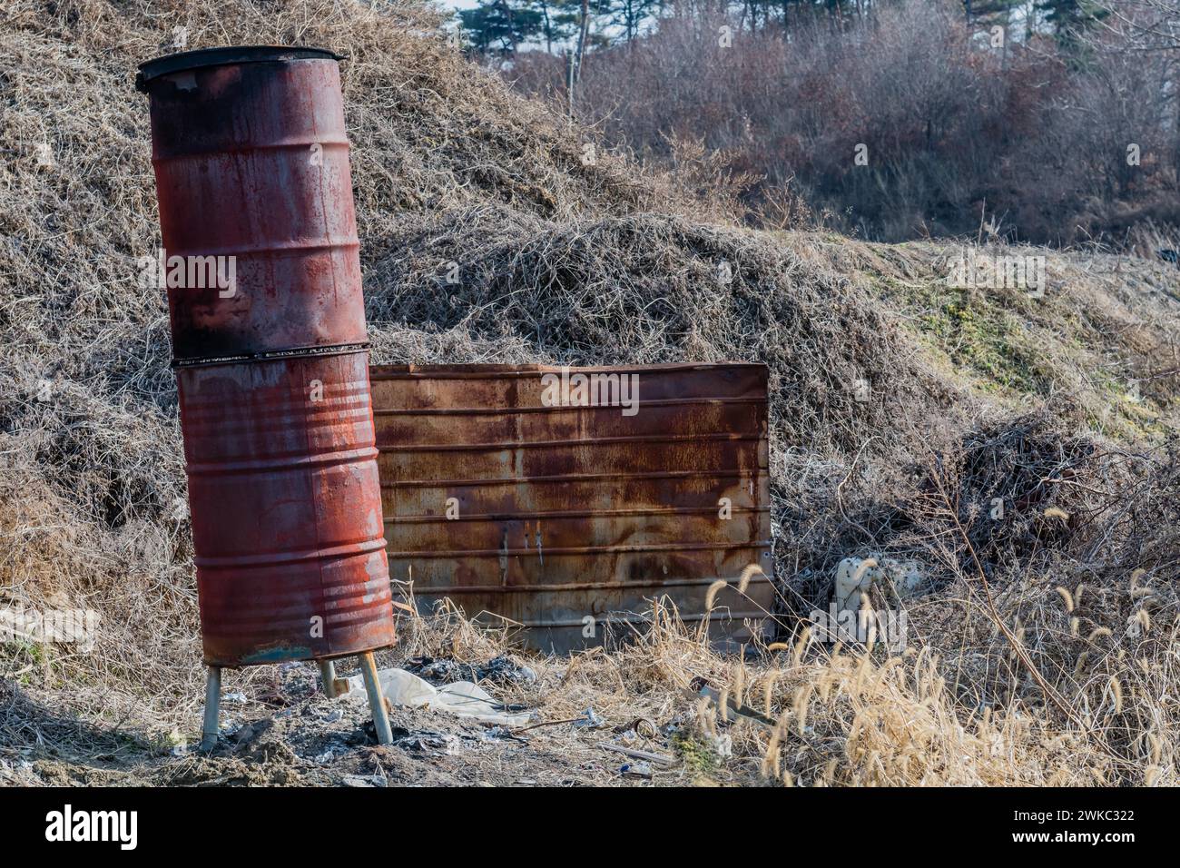 Rusty metal barrels hi-res stock photography and images - Alamy