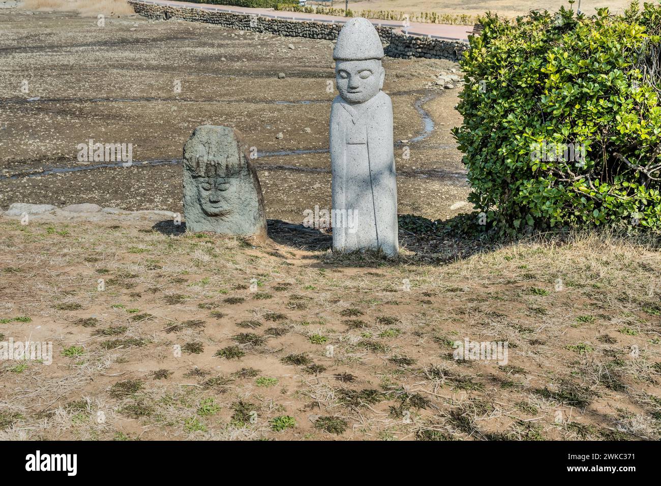 Carved stone figures hi-res stock photography and images - Alamy