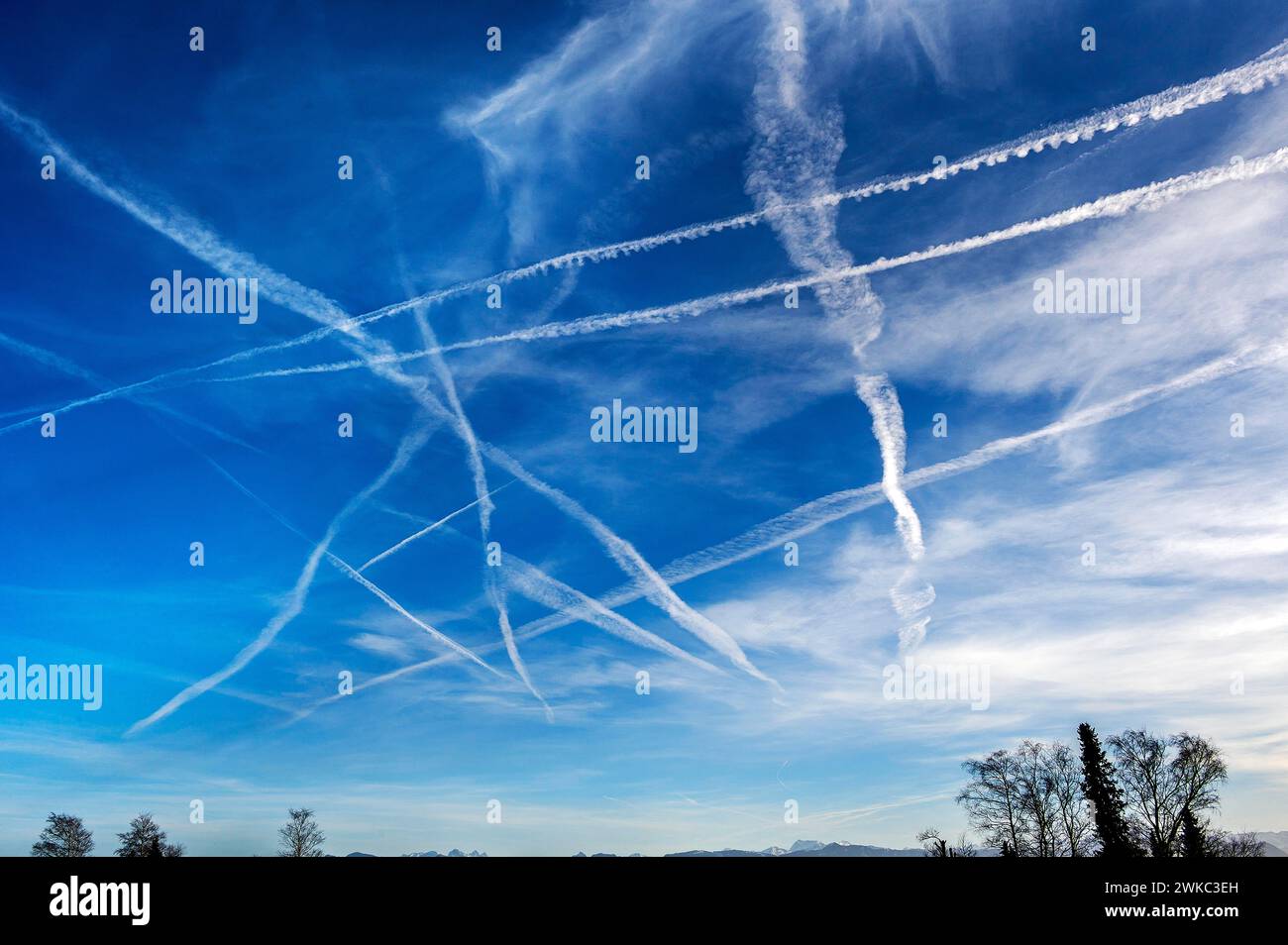 Contrail, Buchenberg, Allgaeu, Bavaria, Germany Stock Photo - Alamy