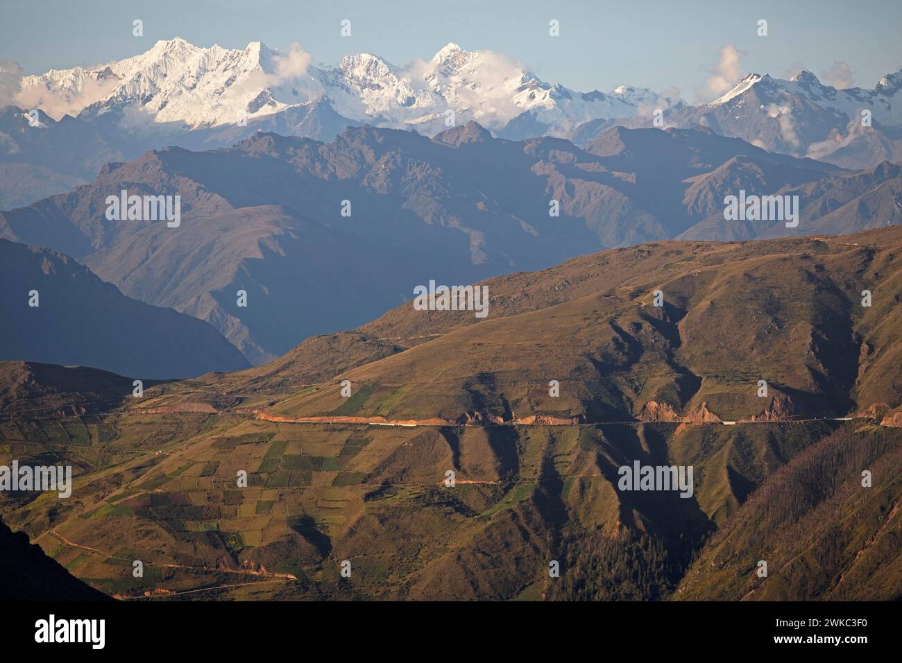 Snow capped andes hi-res stock photography and images - Alamy