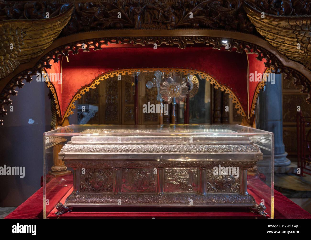 Interior view basilica holy hi-res stock photography and images - Alamy