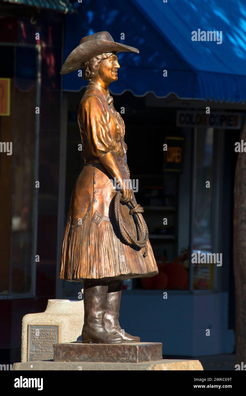 Kathleen McClintock statue (1929 Pendleton Roundup Queen), Pendleton ...