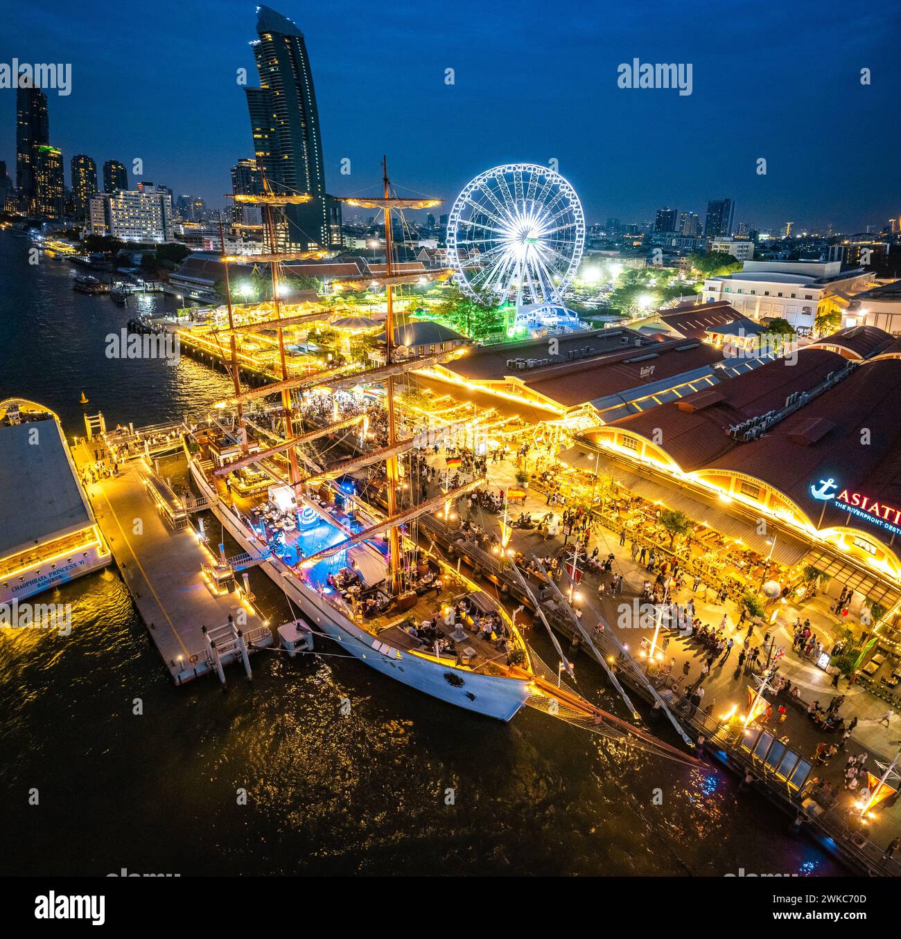 Aerial view of Asiatique The Riverfront open night market at the Chao ...