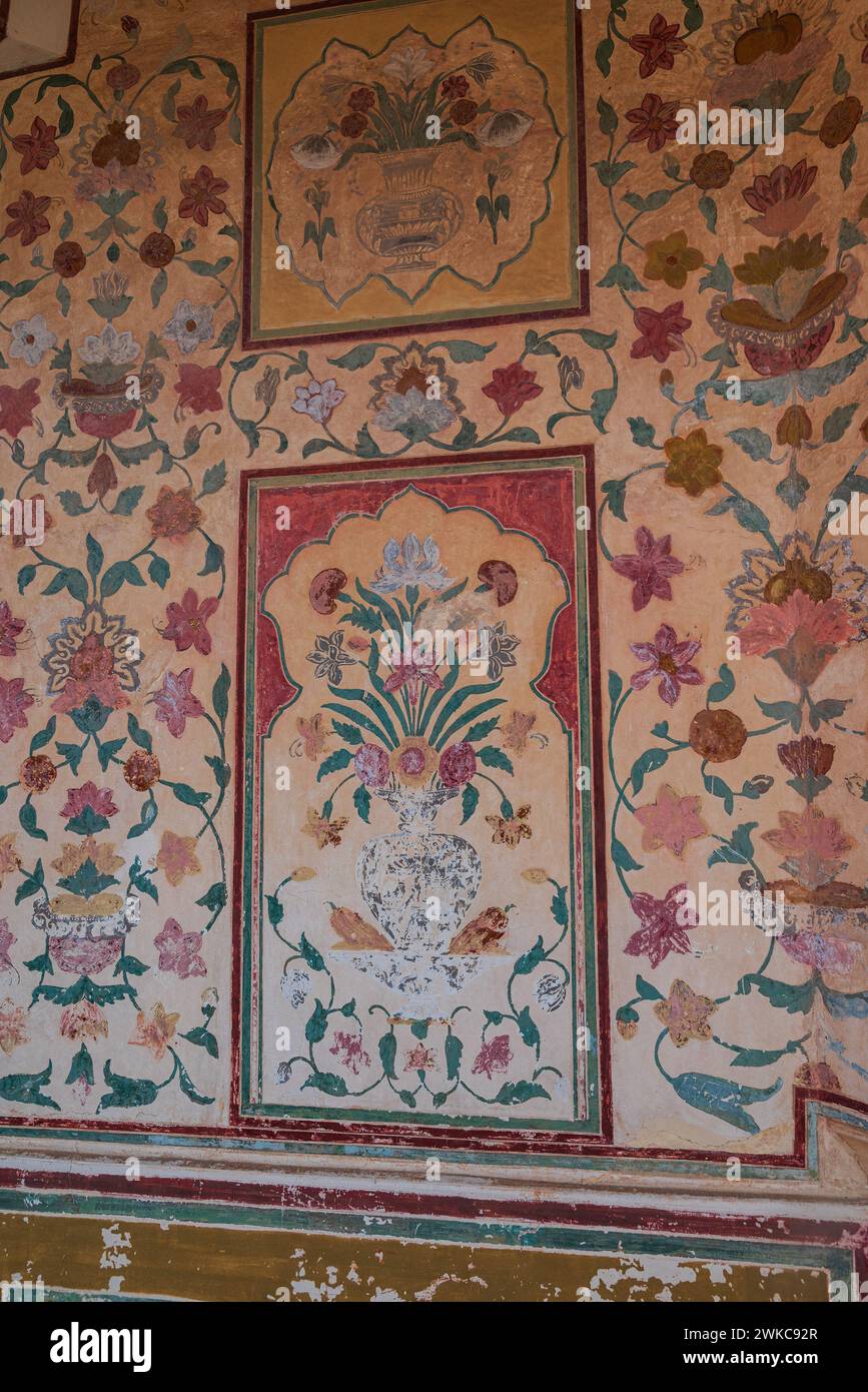 Jaipur, India 16 February 2024 patterns on walls and ceilings of Fort ...