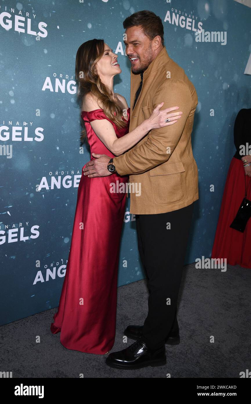 Ordinary angels alan ritchson hi-res stock photography and images - Alamy