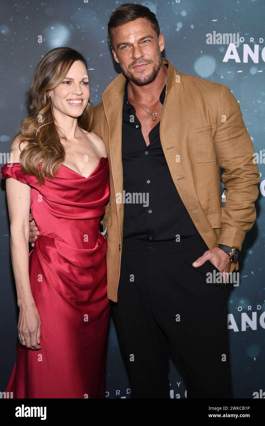 Ordinary angels alan ritchson hi-res stock photography and images - Alamy