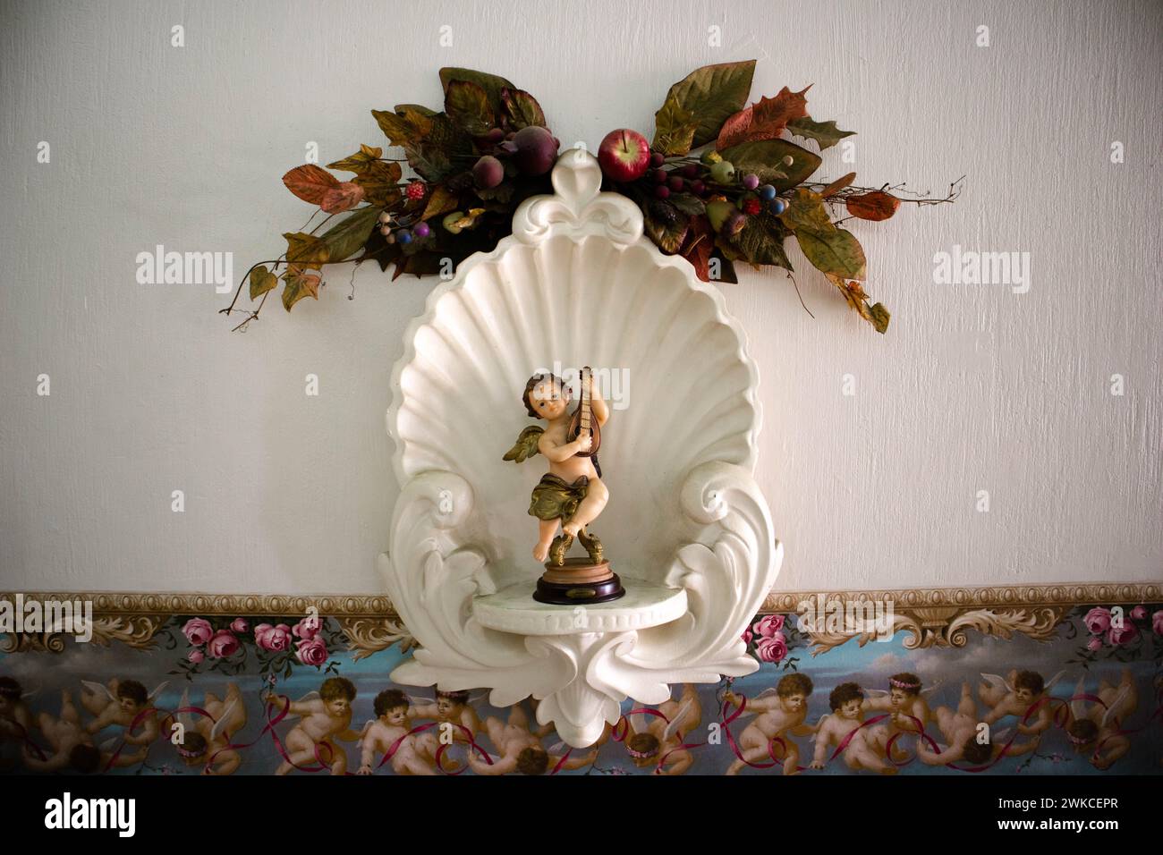 Angelic design hi-res stock photography and images - Alamy