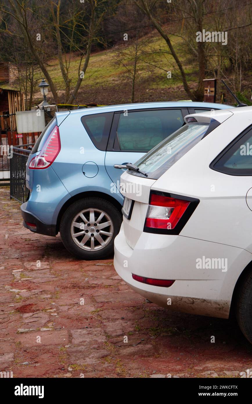 Multiple car parking hi-res stock photography and images - Alamy