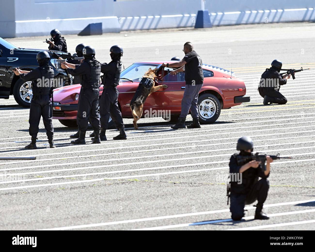 Kuwaiti police hi-res stock photography and images - Alamy