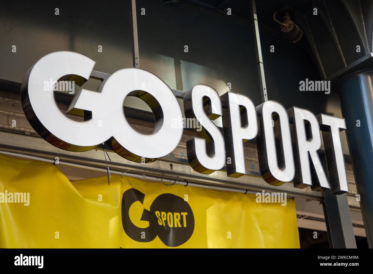 Bordeaux , France - 02 19 2024 : Go Sport logo brand and sign text ...