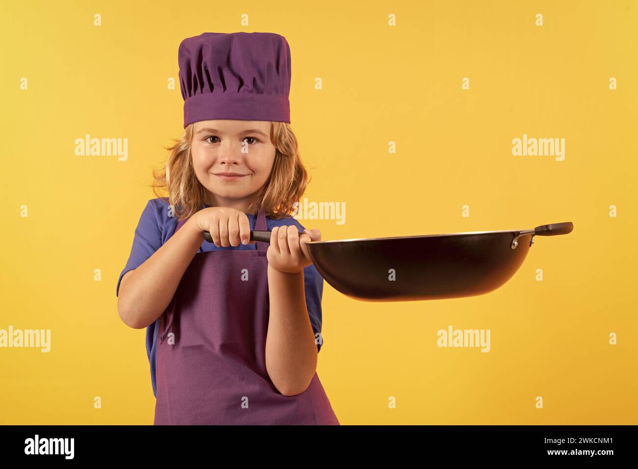 Kid cook with cooking pan. Cooking children. Chef kid boy making ...