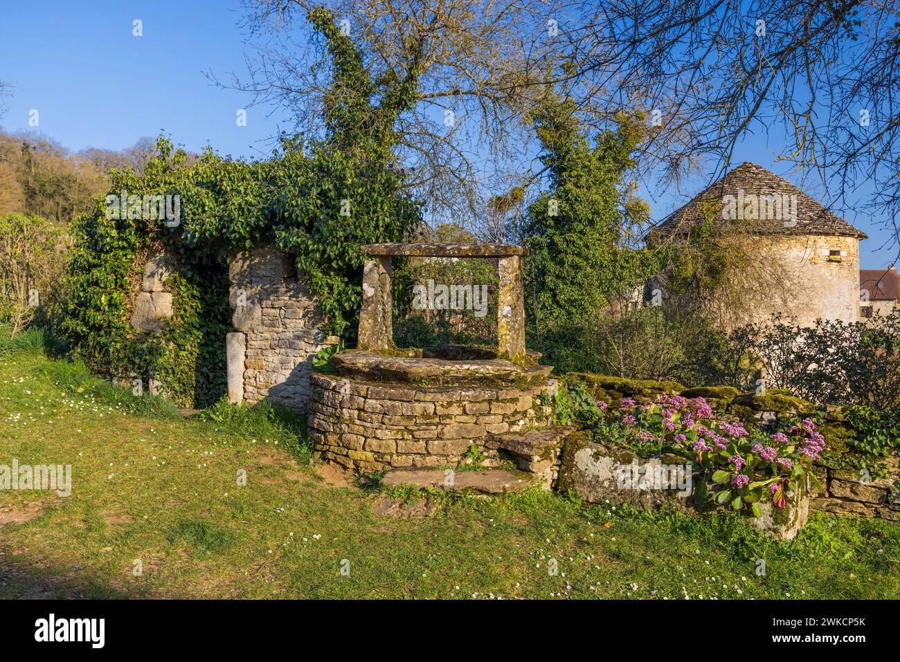 Chateau de pontus de tyard hi-res stock photography and images - Alamy
