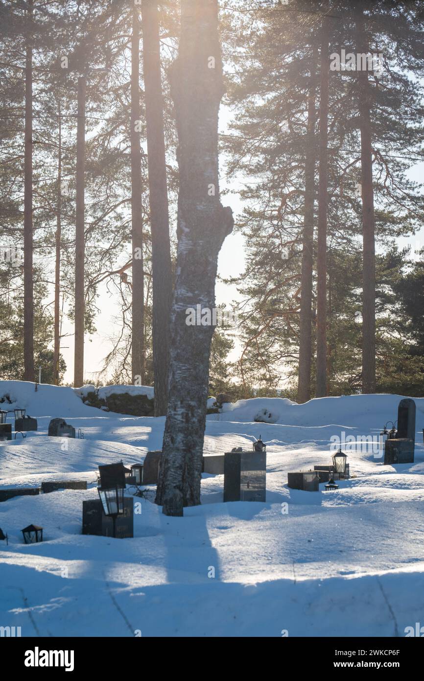 Montreal cemetery hi-res stock photography and images - Alamy
