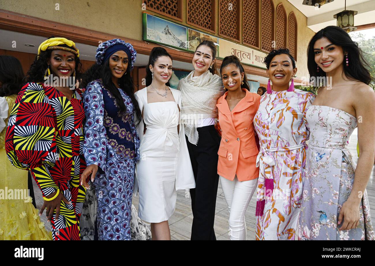Miss World Contestants in New Delhi The 71st Miss World participants ...