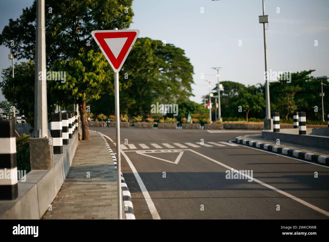 Triangular road sign hi-res stock photography and images - Alamy