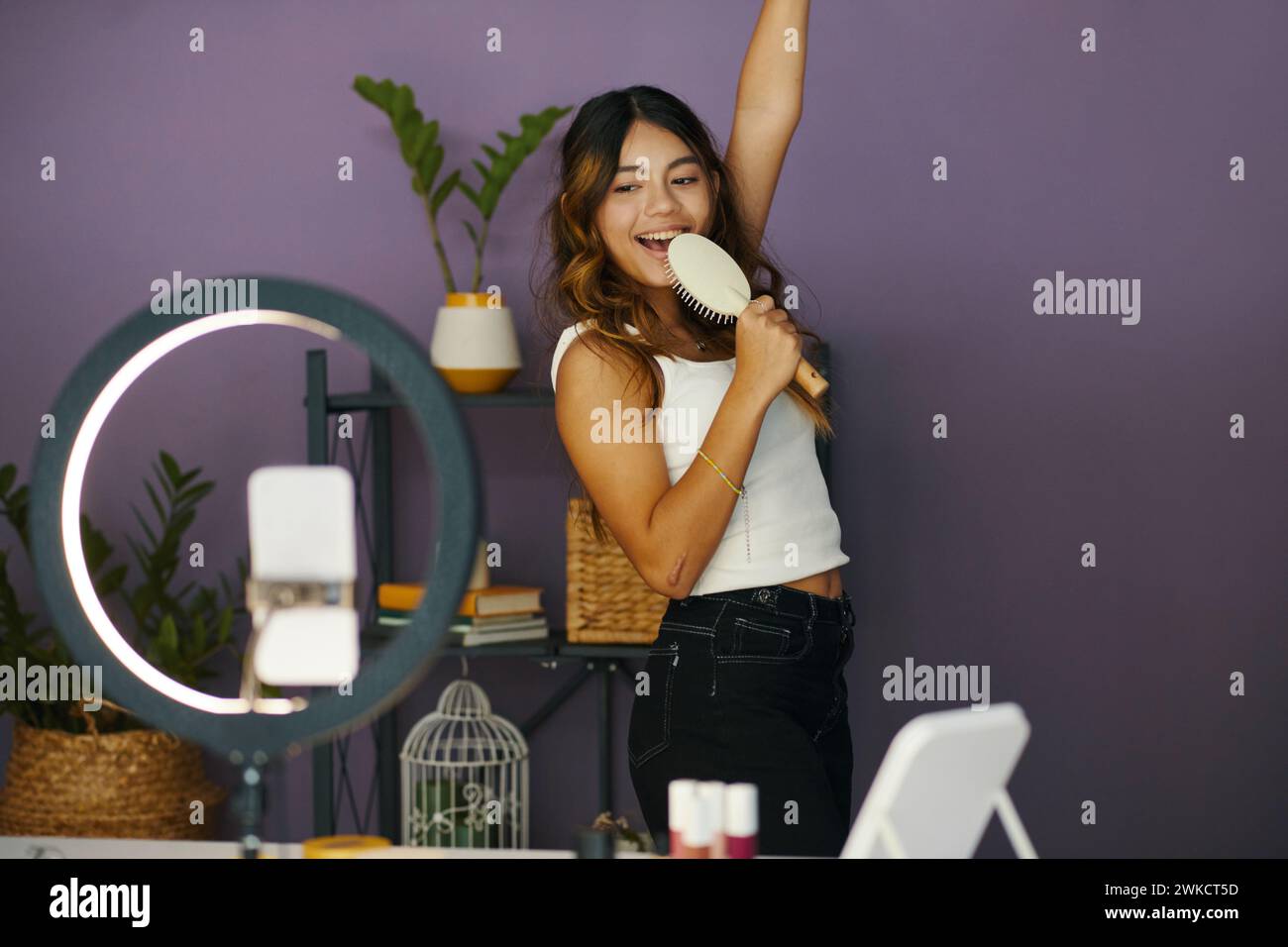 Teen girl dancing singing in hi-res stock photography and images - Alamy