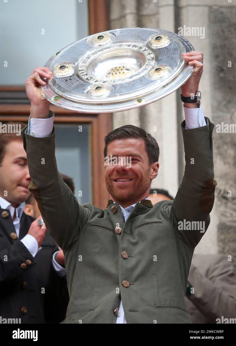 Xabi alonso bayern trophy hi-res stock photography and images - Alamy