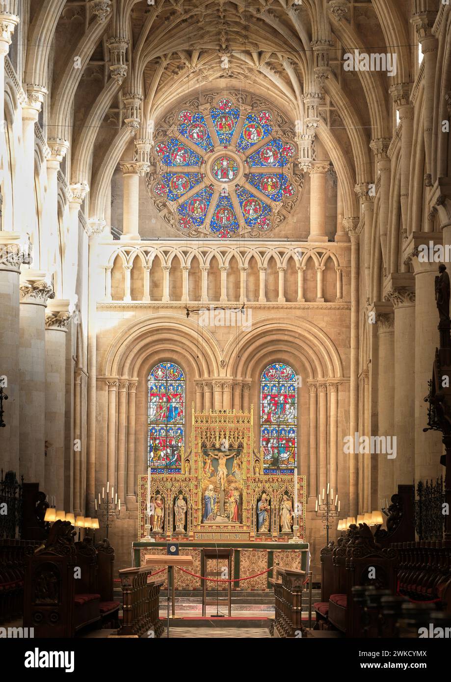 Sanctuary, altar and rose window at Christ Church college cathedral ...