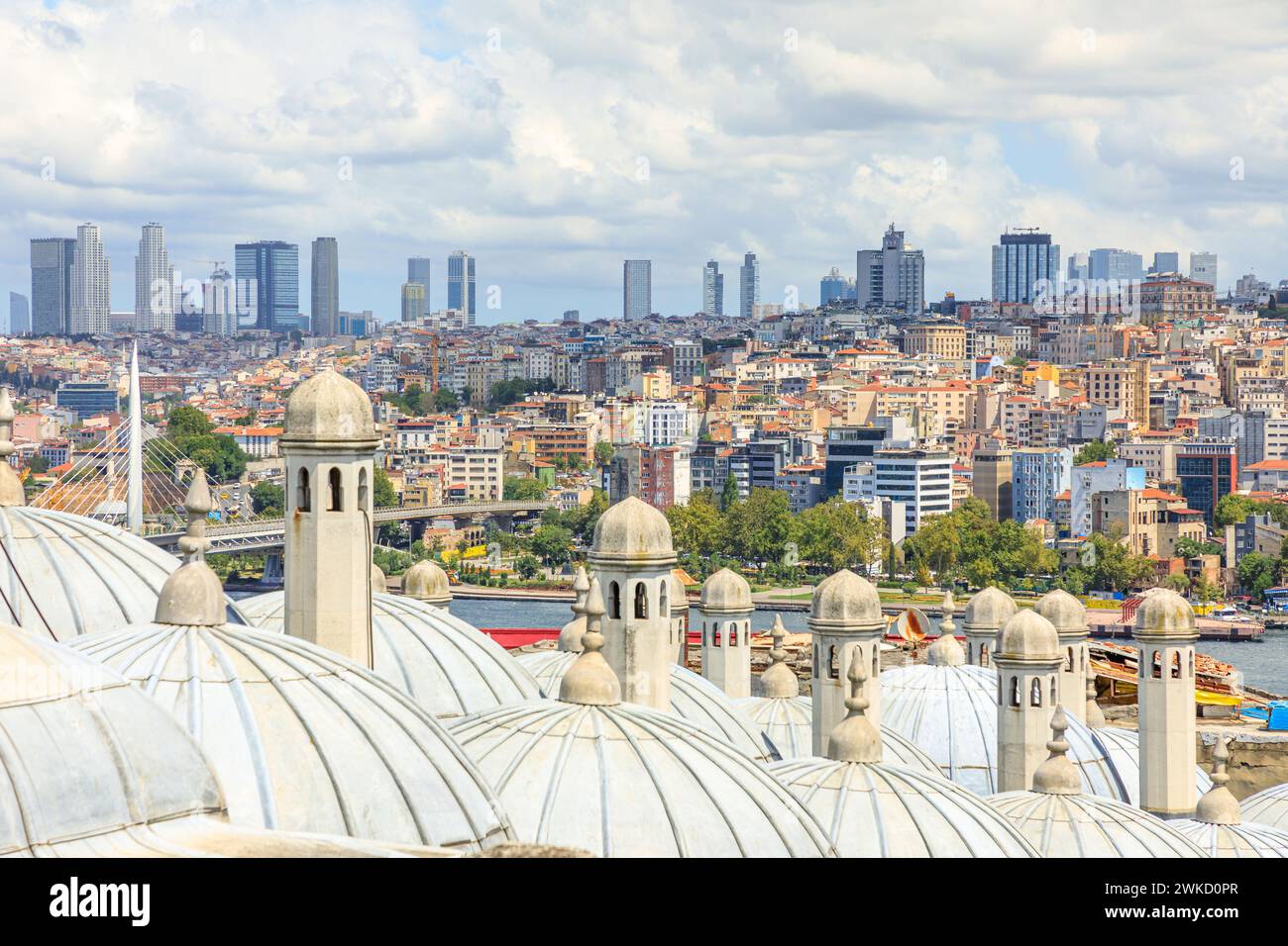 Panoramic view of Istanbul's skyline from the Suleymaniye Mosque ...