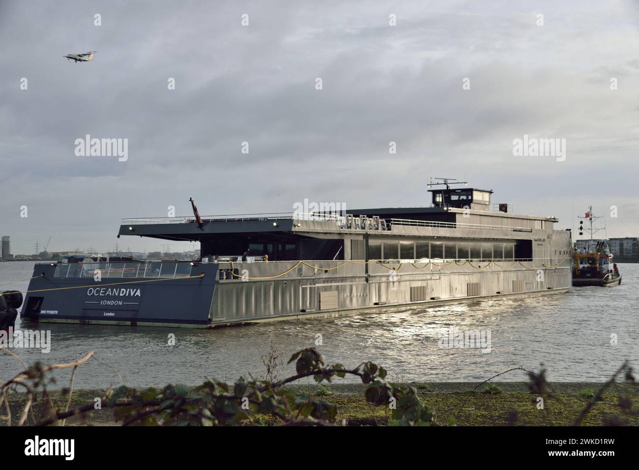 Battery Powered Electric events vessel OCEANDIVA seen leaving London to ...