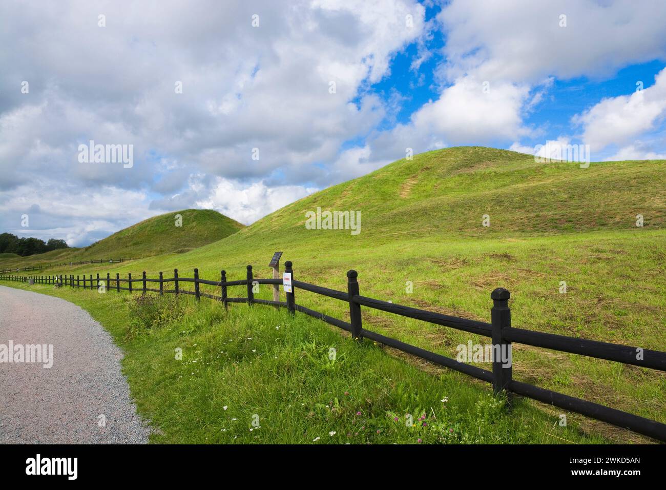 Three mounds hi-res stock photography and images - Alamy