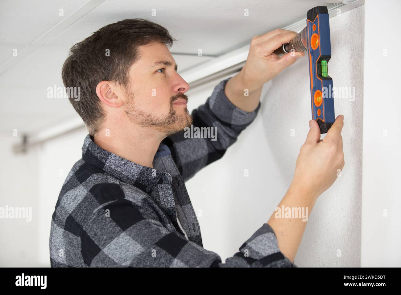 Proper installation hi-res stock photography and images - Alamy