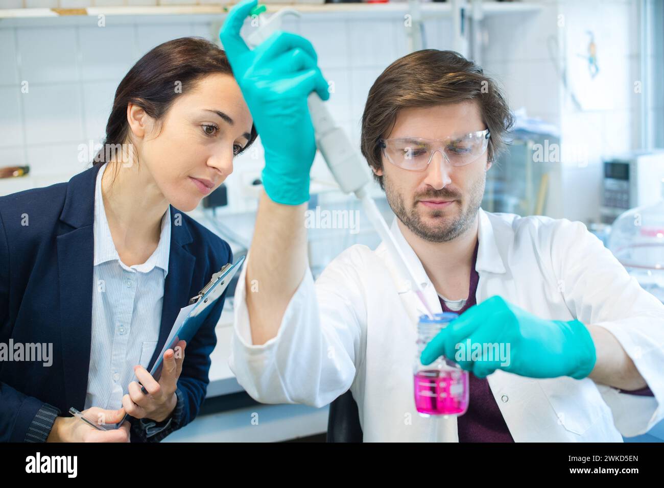 man lab analyst working on new drugs Stock Photo - Alamy