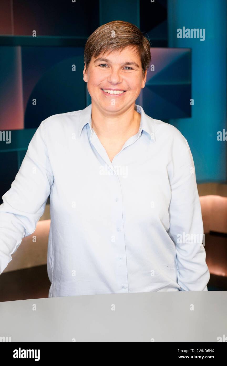 Ariane Hingst in der ARD-Talkshow hart aber fair im Studio Adlershof ...