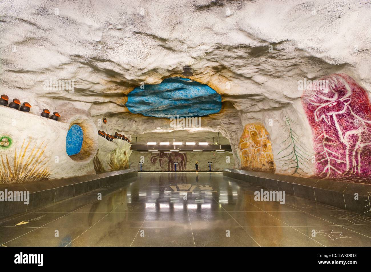 Impressive station subway hi-res stock photography and images - Alamy