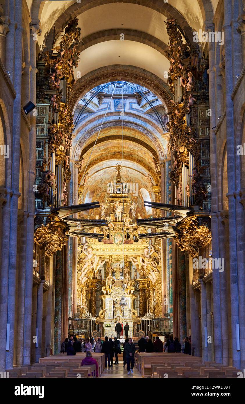 Catedral de santiago de compostela interior hi-res stock photography ...