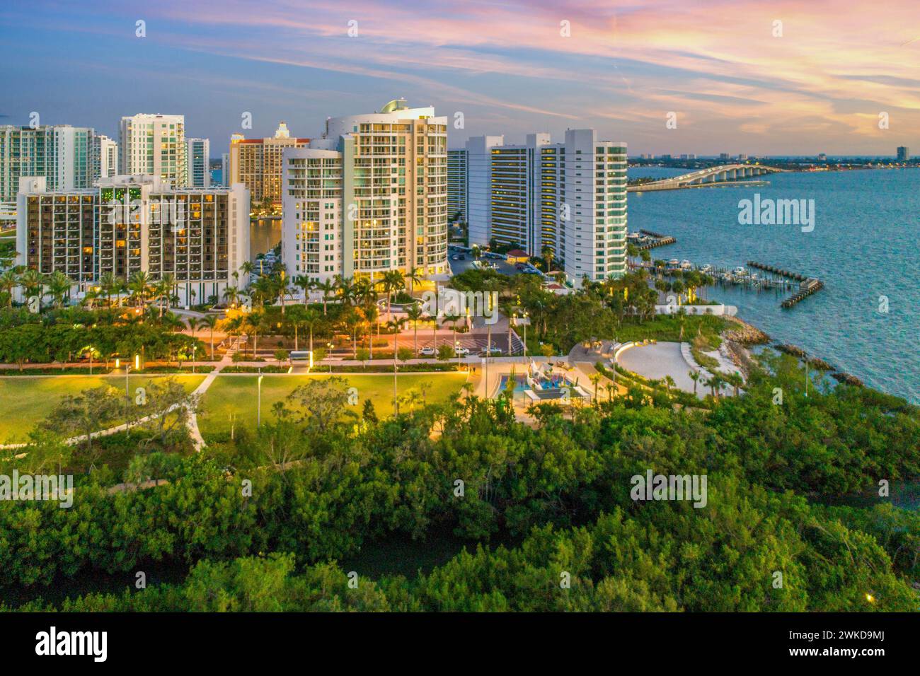 Miami skyline dusk hi-res stock photography and images - Alamy