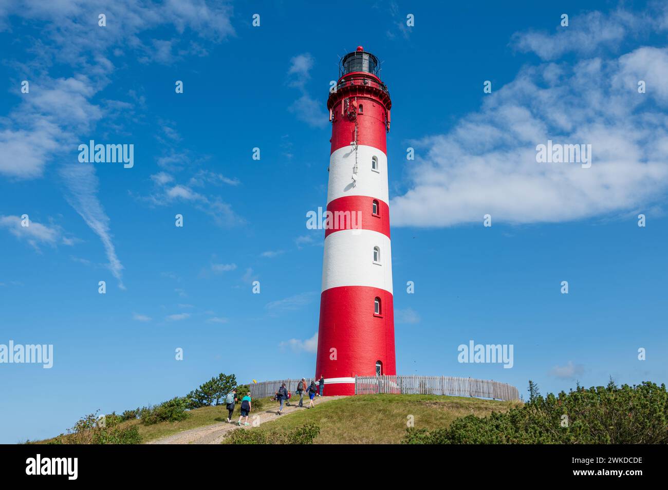 Der Rot-Weiße Leuchtturm von Amrum bei Wittün ist das Wahrzeichen der ... Der Rot-Weiße Leuchtturm von Amrum bei Wittün ist das Wahrzeichen der ...