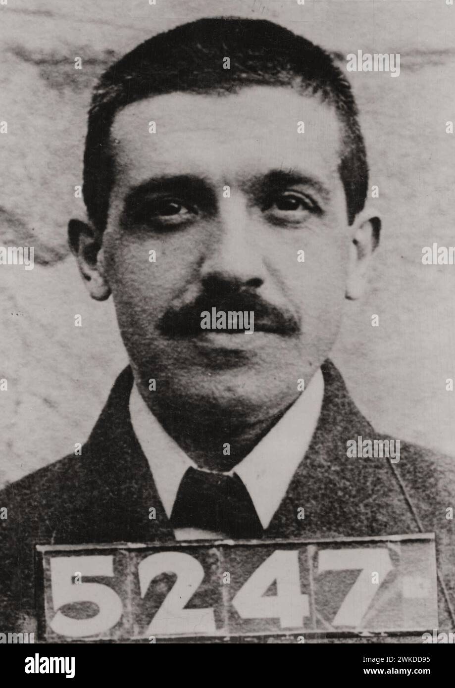 Scheme ponzi arrest hi-res stock photography and images - Alamy