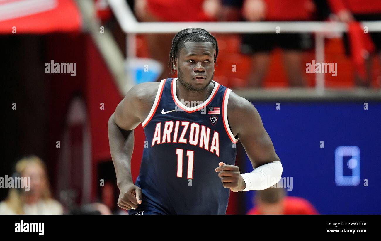 Arizona center Oumar Ballo (11) runs up court during the second half of ...