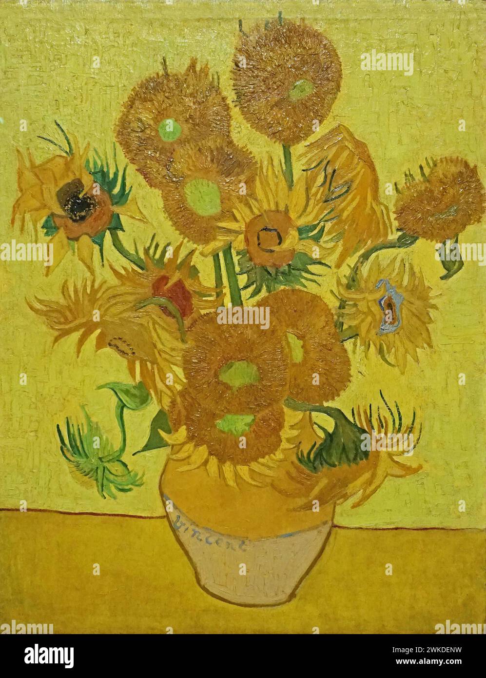 Vincent van gogh sunflowers hi-res stock photography and images - Alamy