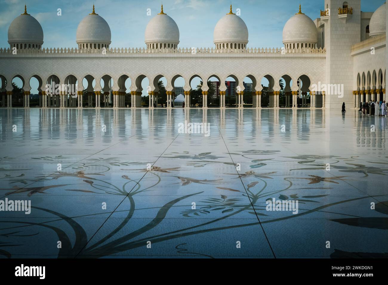 Sheikh Zayed Grand Mosque in Abu Dhabi panoramic view. Abu Dhabi ...