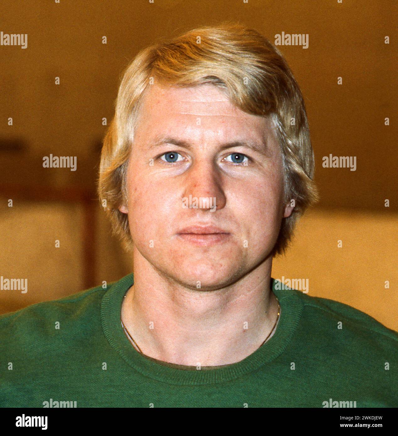 VLADIMIR MYSHKIN ice hockey player goaltender in Soviet National team ...