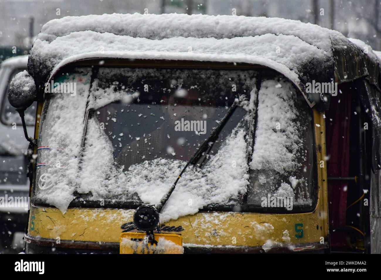 Closed auto rickshaw hi-res stock photography and images - Alamy