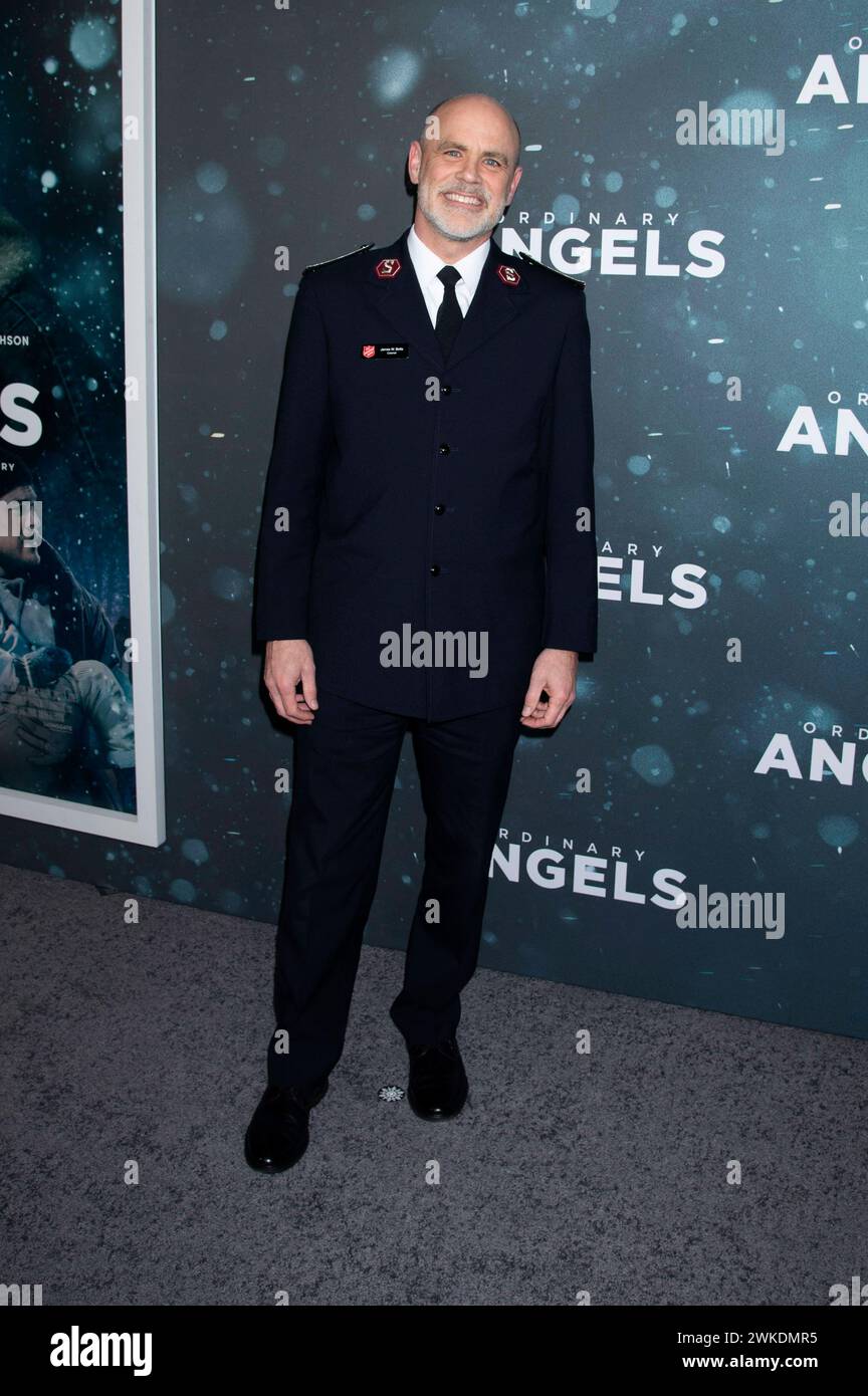 Ordinary angels movie hi-res stock photography and images - Alamy