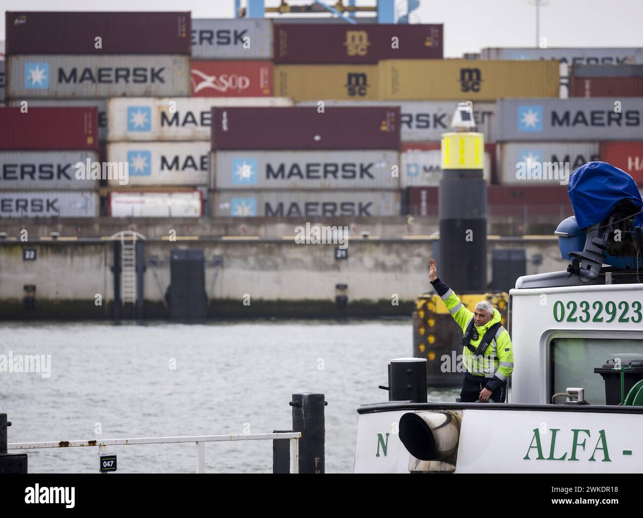 Transshipment figures hi-res stock photography and images - Alamy