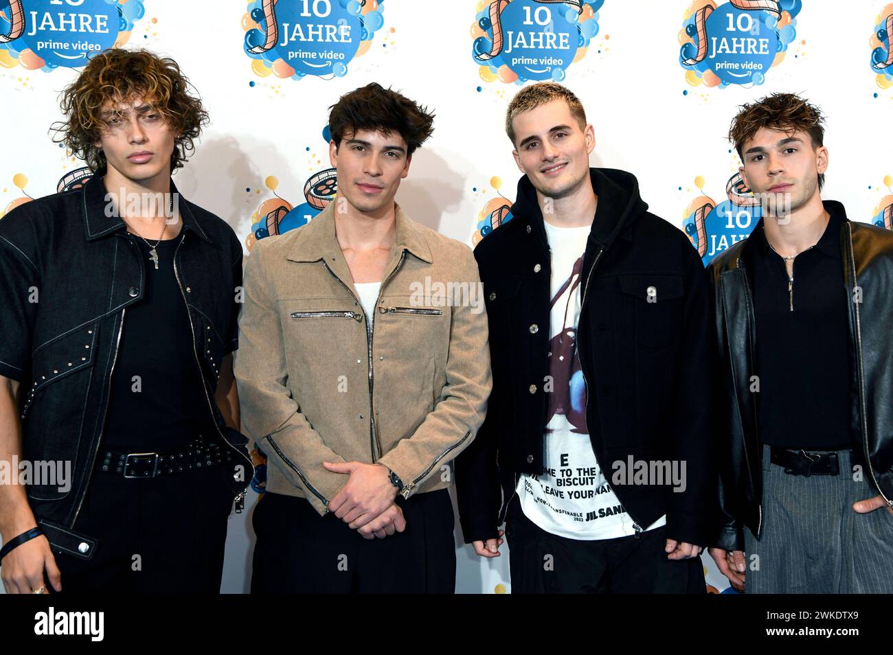 Elevator boys hi-res stock photography and images - Alamy