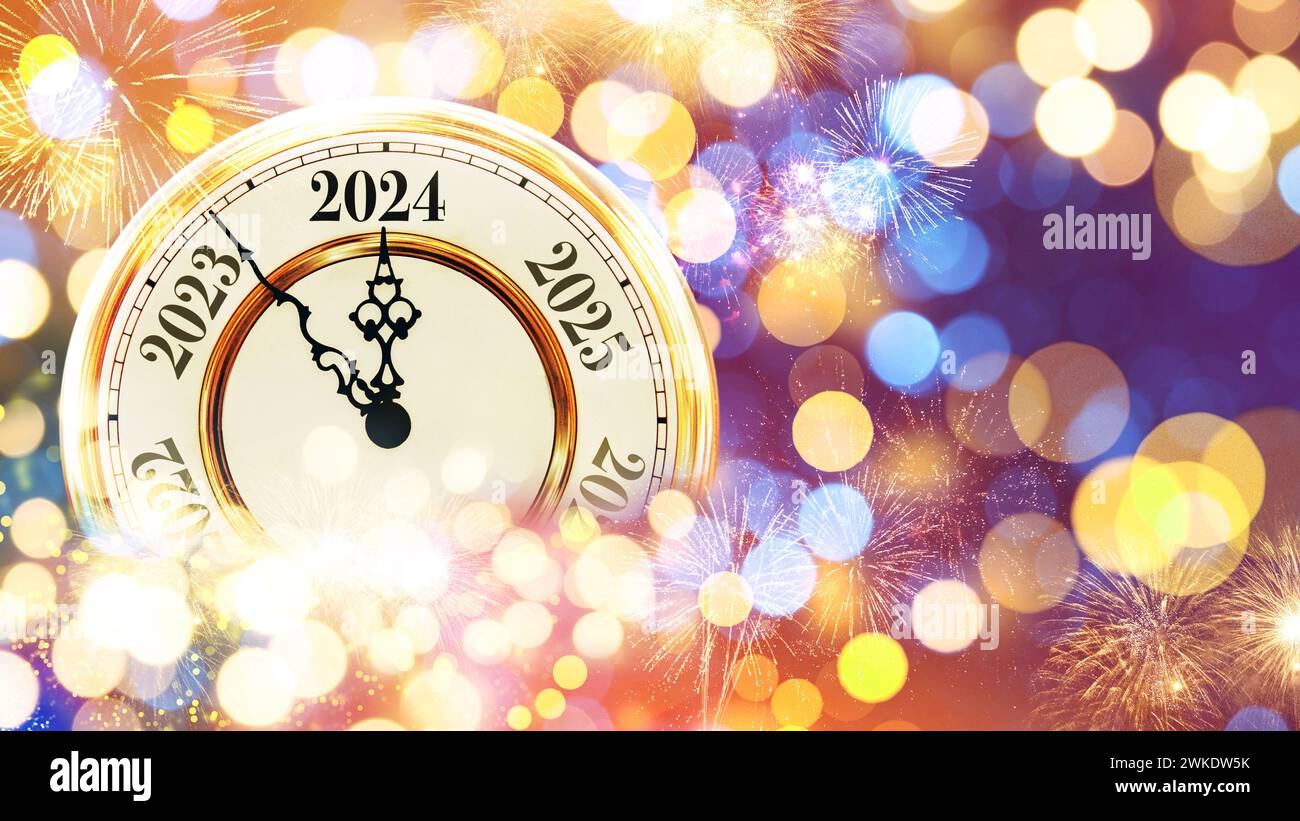 Fireworks night sky clock time hi-res stock photography and images - Alamy