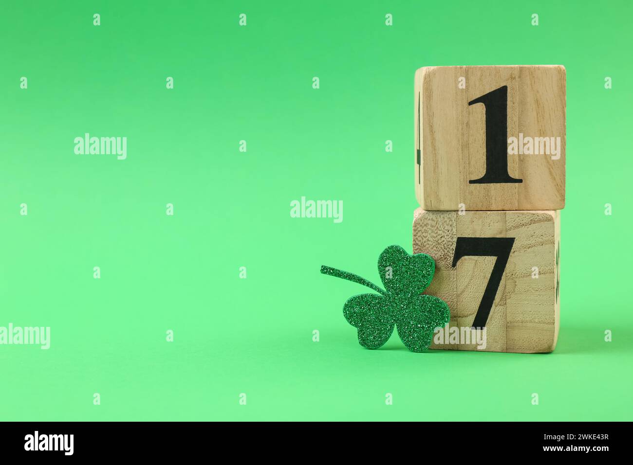 St. Patrick's day - 17th of March. Block calendar and decorative clover ...