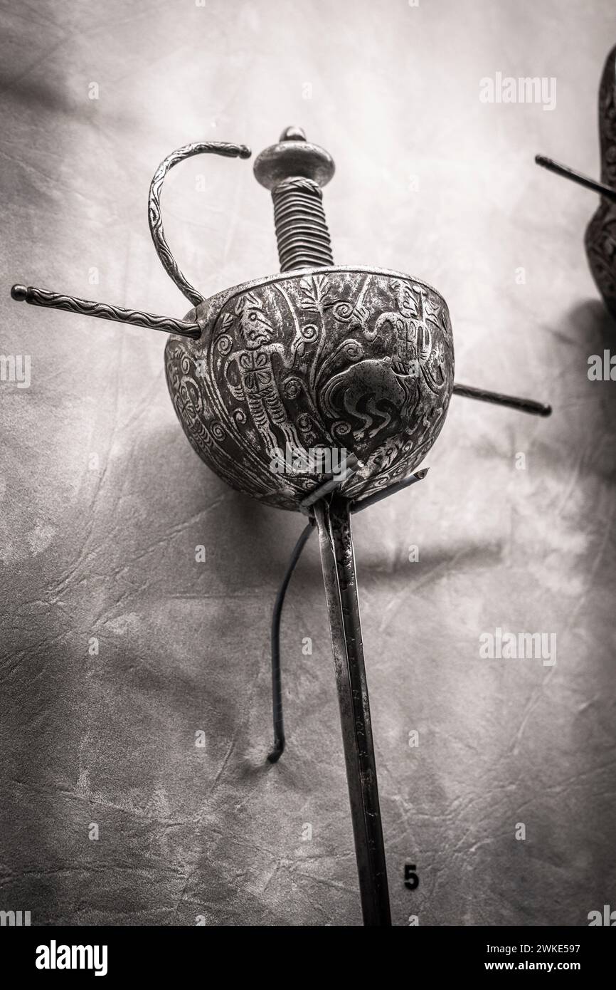 sword with cup handle, Solingen-Germany, 17th century, Álava Armory ...