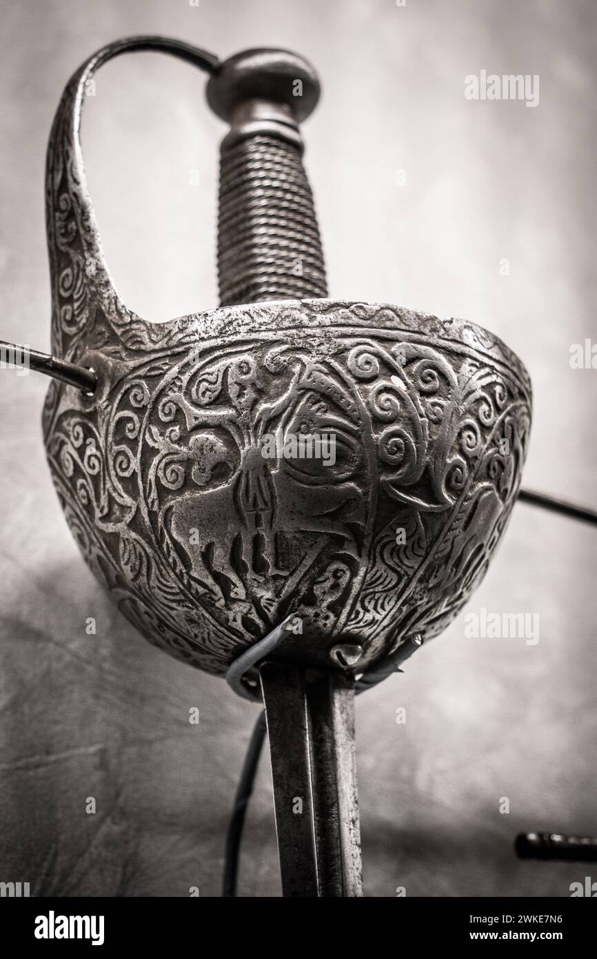 sword with cup handle, Solingen-Germany, 17th century, Álava Armory ...