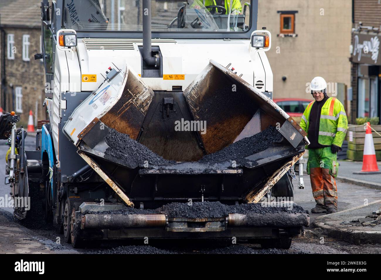 Tarmac stripping machine hi-res stock photography and images - Alamy